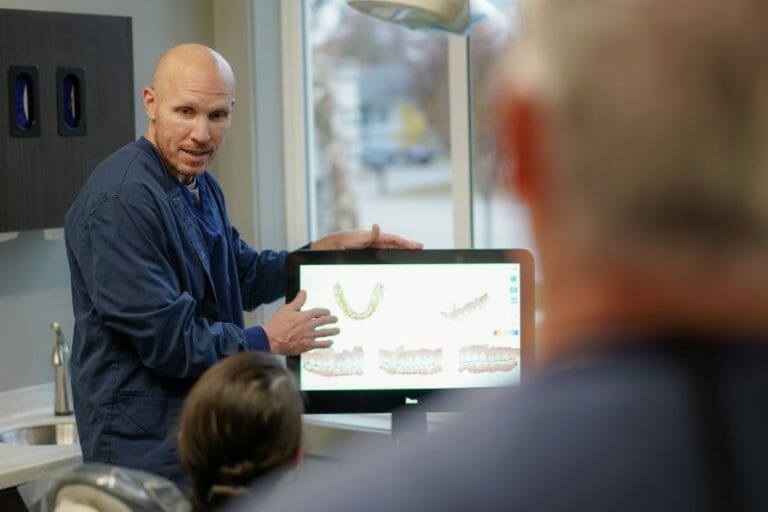 Are You Brushing Your Teeth the Right Way?